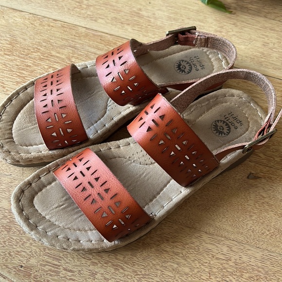 Earth Spirit | Shoes | Earth Spirit Open Toe Sandals In Good Used ...